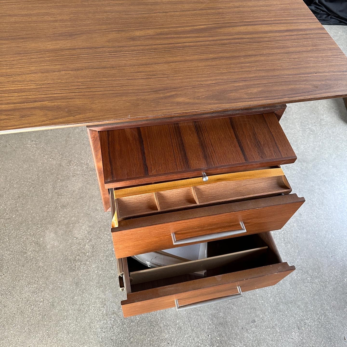 Mid-Century Desk – Dandy