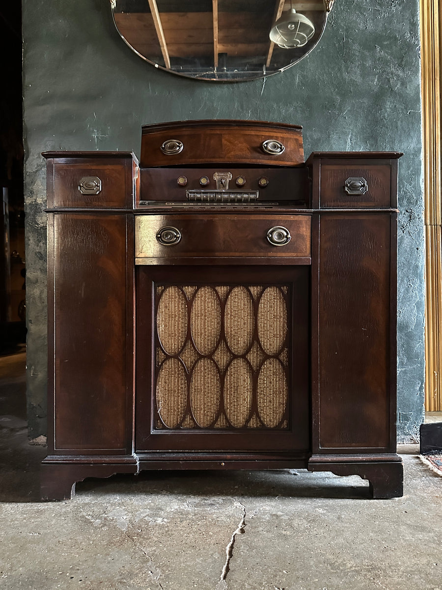 Antique Console – Dandy