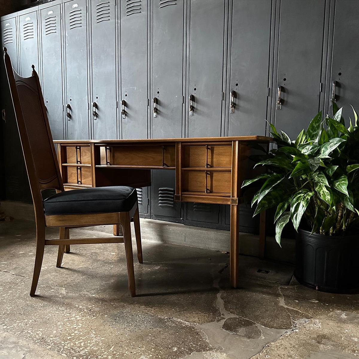 Mid-Century Desk w/ Chair – Dandy