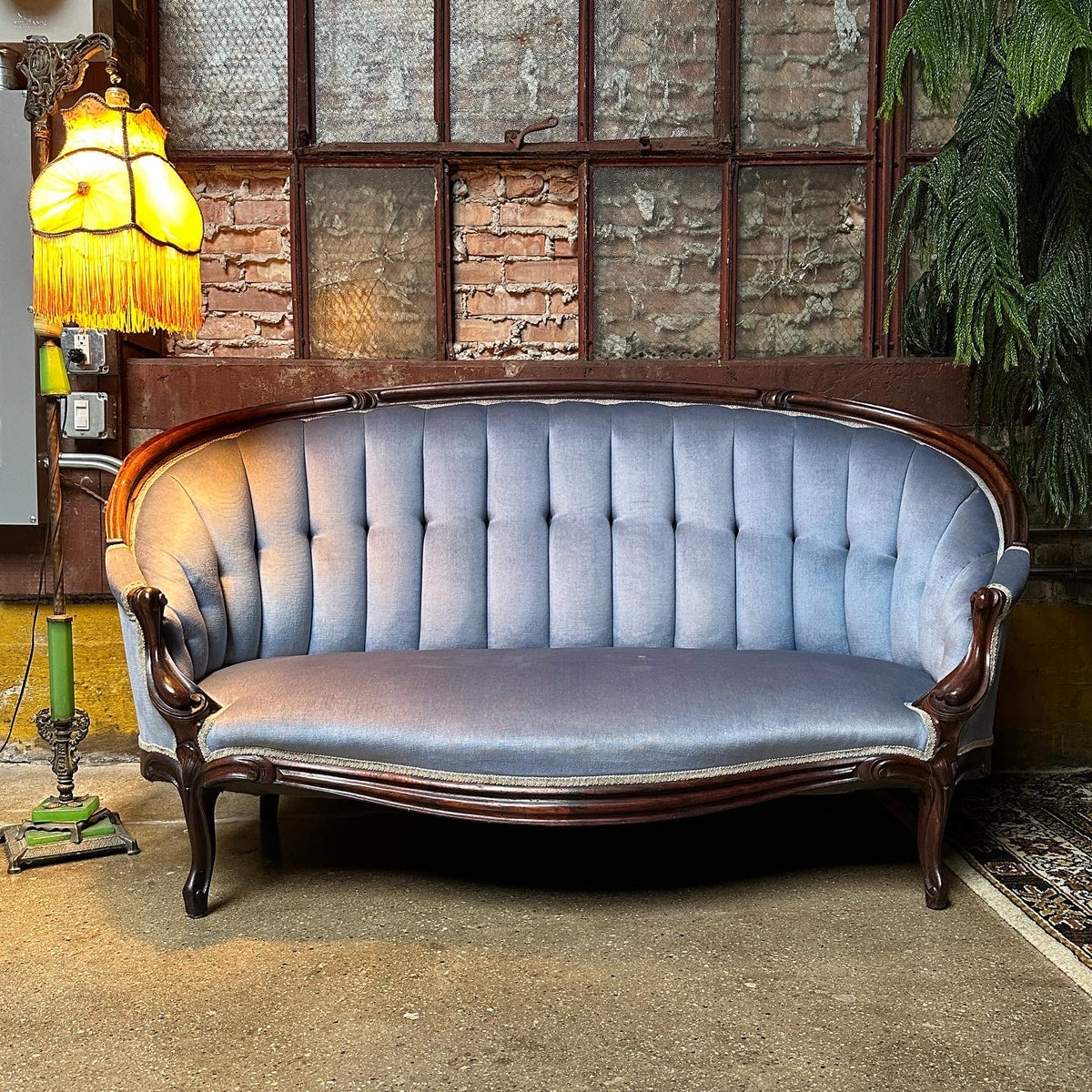 Victorian Finger-Carved Sofa – Dandy