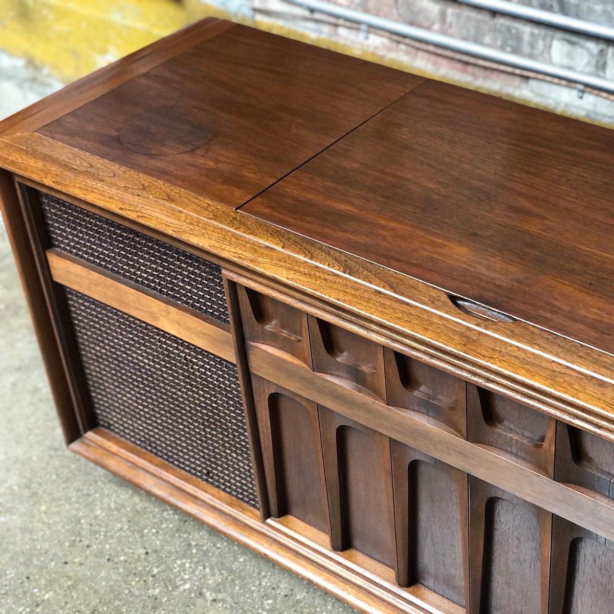 Mid-Century RCA New Vista Victrola Radio/Record Console – Dandy