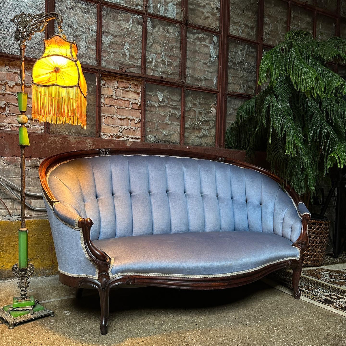 Victorian Finger-Carved Sofa – Dandy