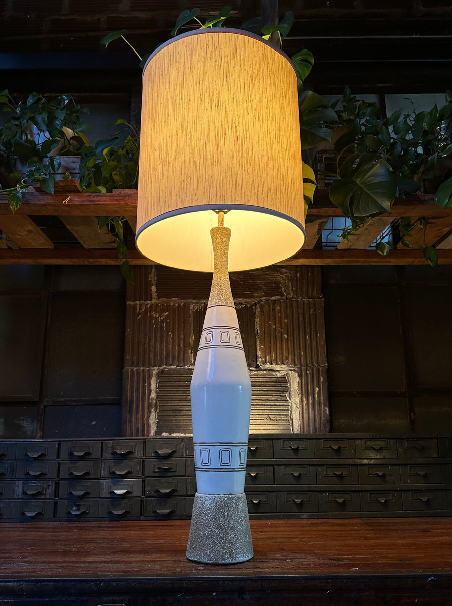 Towering Mid-Century Lamp – Dandy