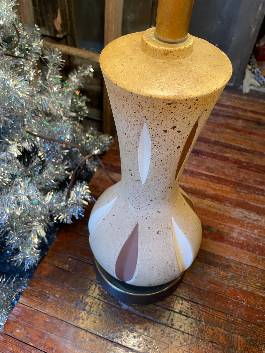 Mid-Century Ceramic Lamp w/ Shade – Dandy